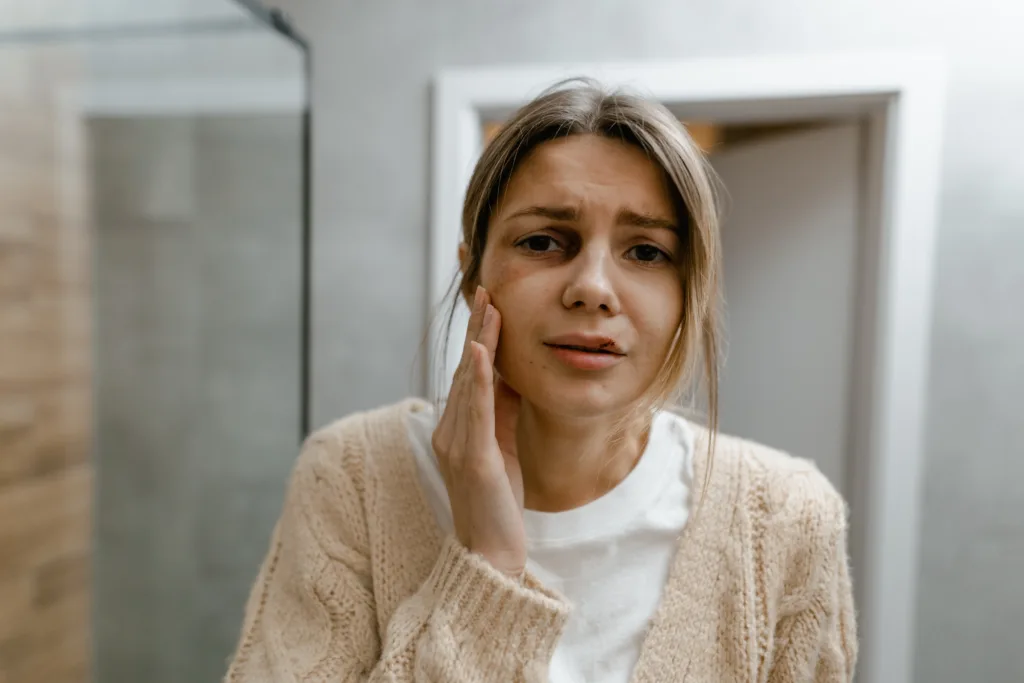 Domestic Abuse: Recognising The Signs And Getting Help Domestic Abuse: Recognising The Signs And Getting Help